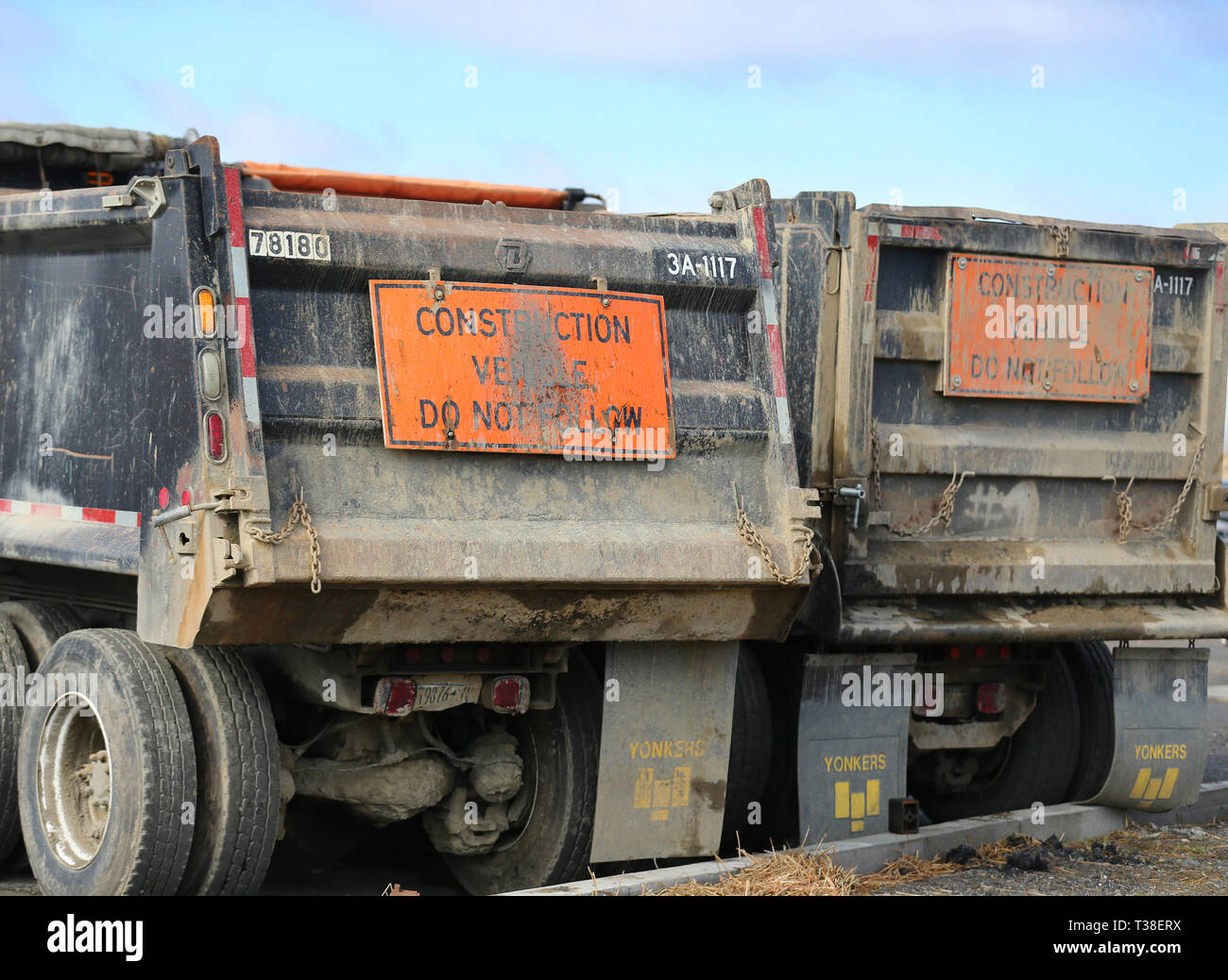 Construction site dump truck hi-res stock photography and images - Alamy