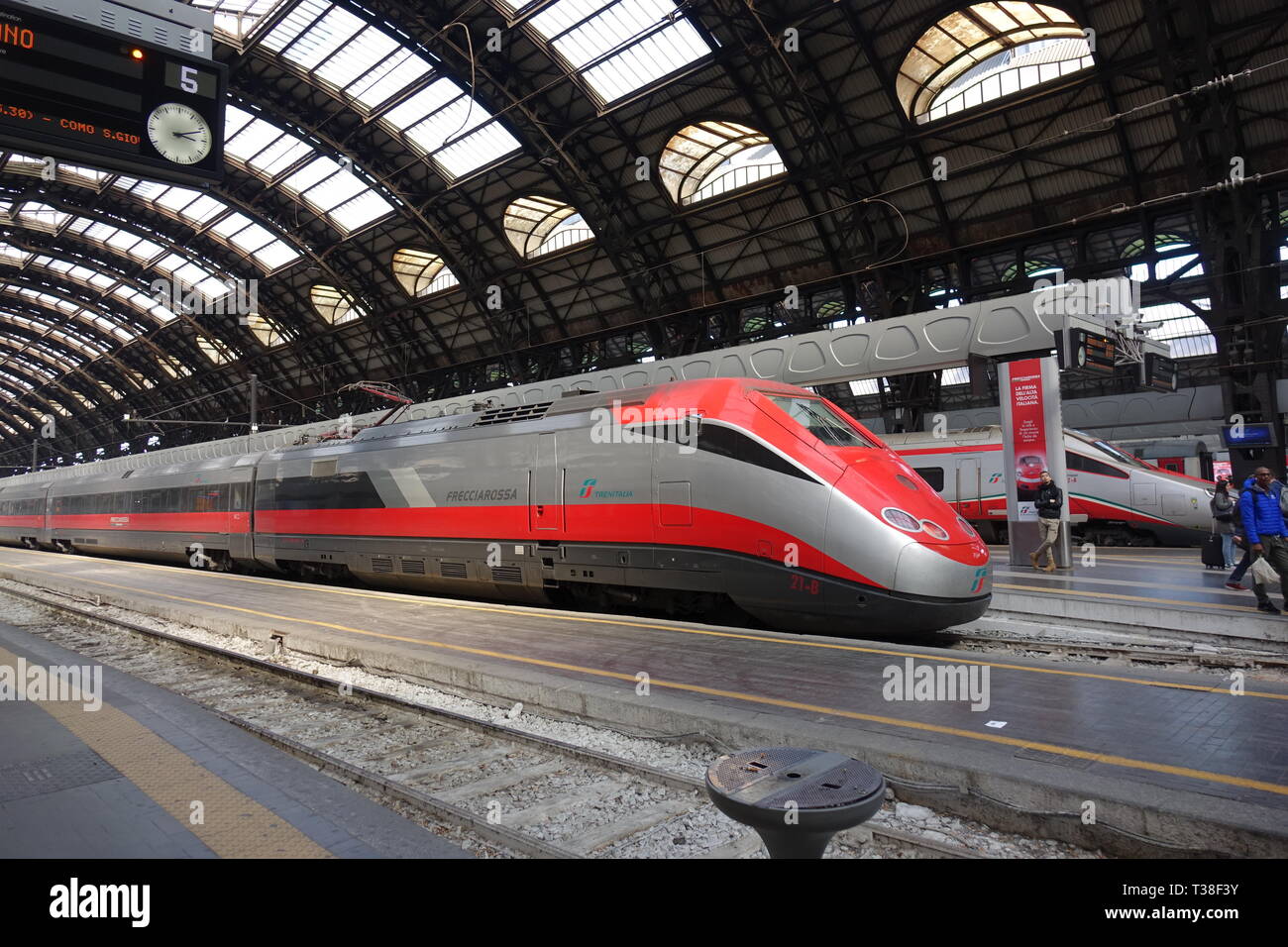 Milan Train Station High Resolution Stock Photography and Images - Alamy