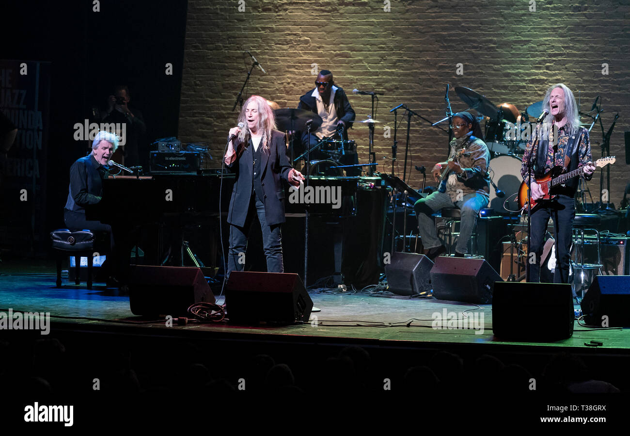 Tony kaye musician hi-res stock photography and images - Alamy