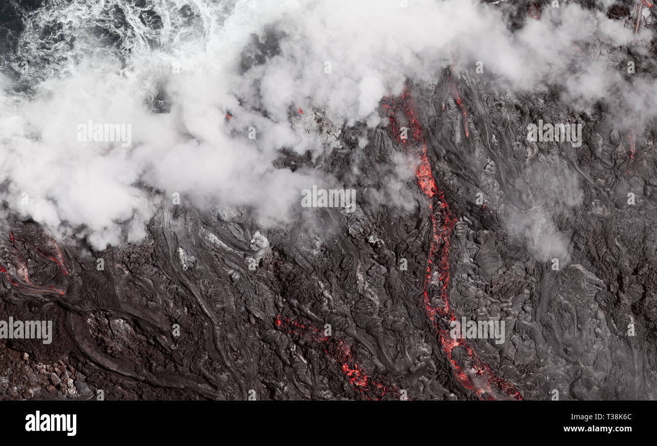 Volcanic eruption smoke ocean hi-res stock photography and images - Alamy