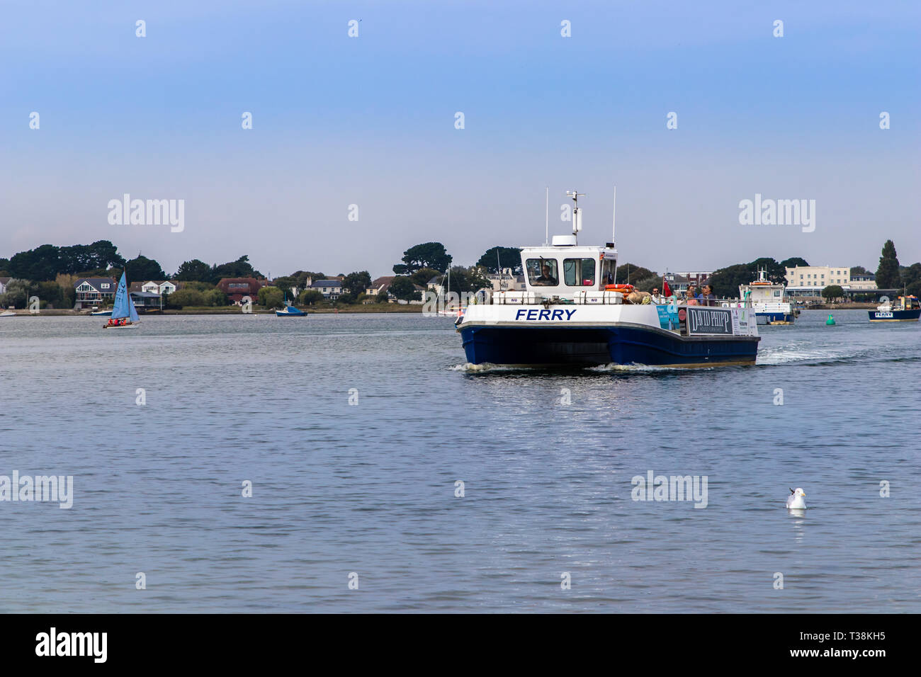 Mudeford Ferry which goes from Mudeford Quay to Mudeford Sandbank ...