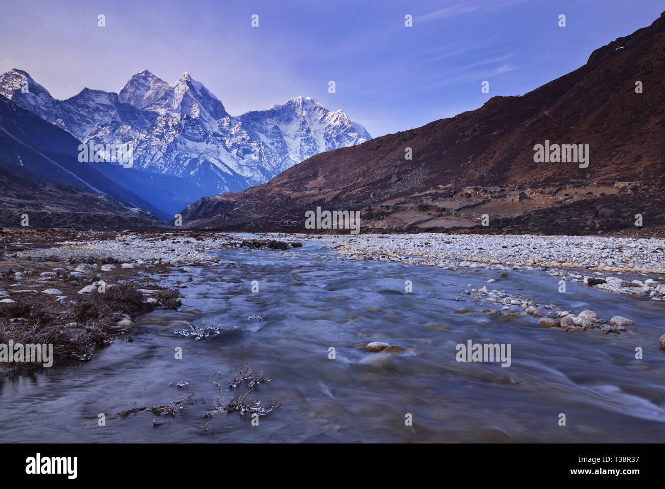 Pheriche valley nepal hi-res stock photography and images - Alamy
