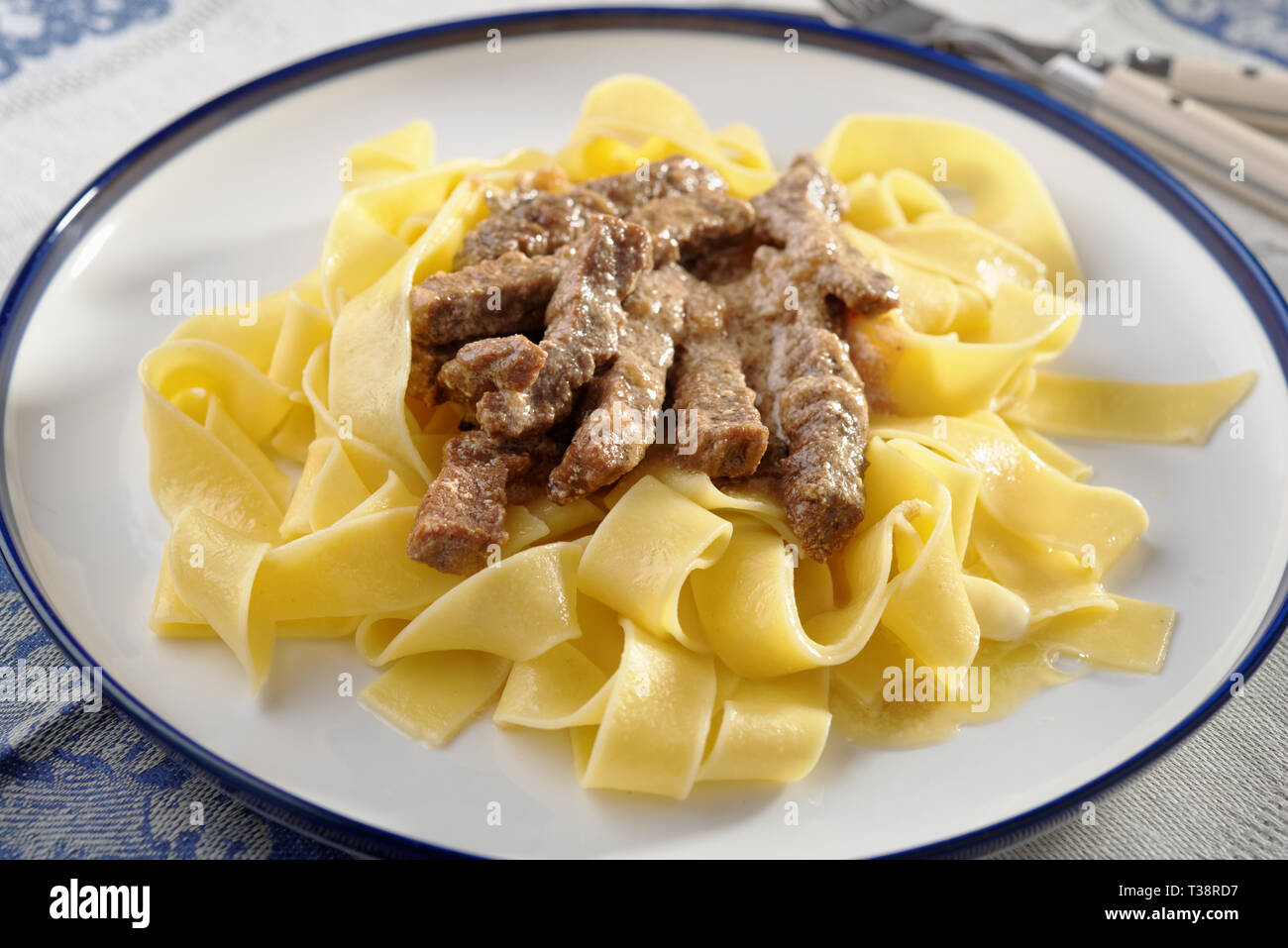 Stroganoff pasta hi-res stock photography and images - Alamy
