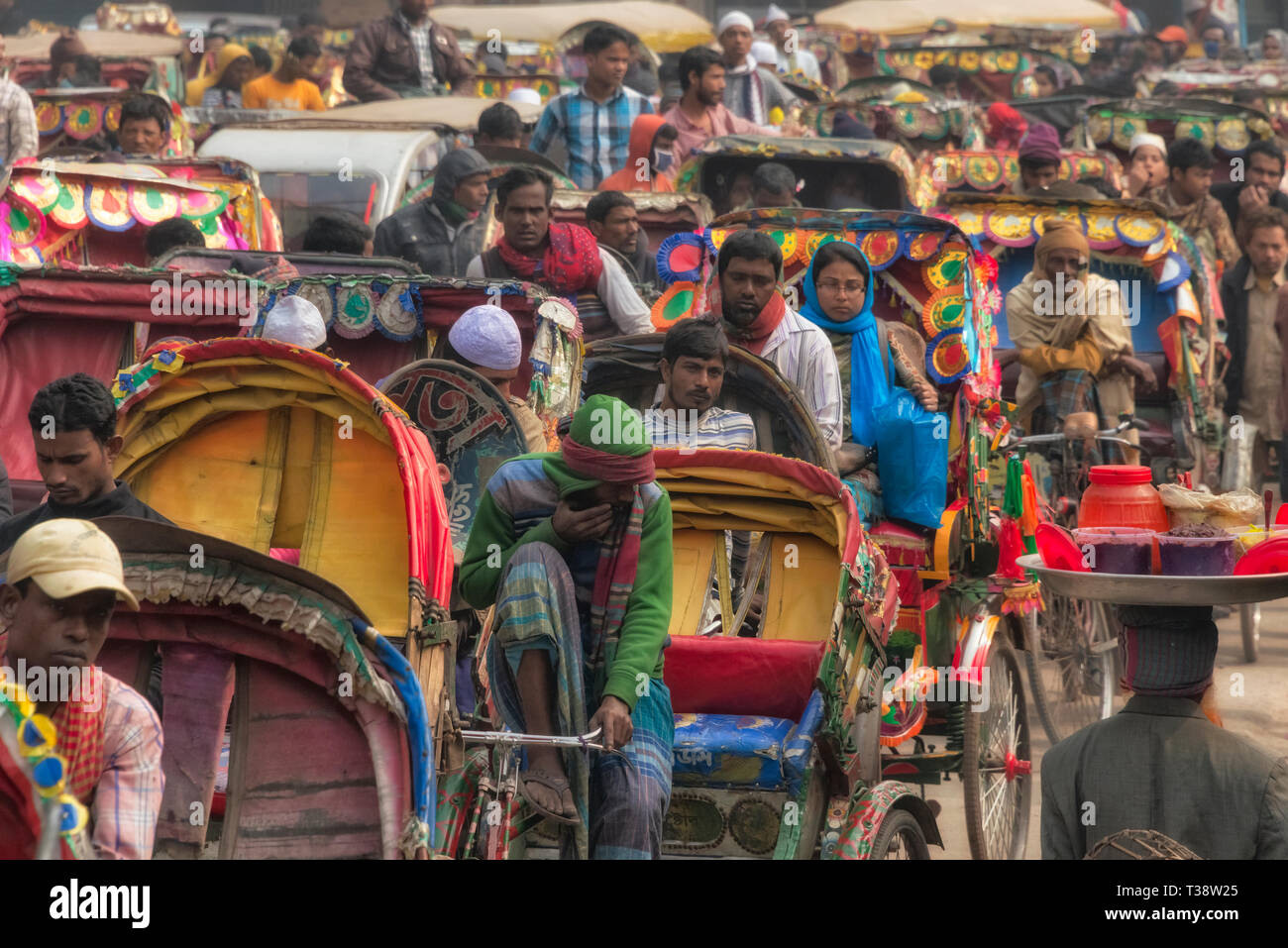 Dhaka rickshaw hi-res stock photography and images - Alamy
