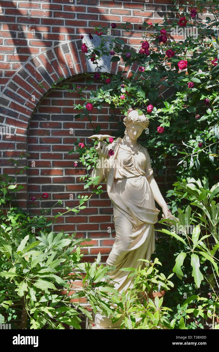 Inside the tropical greenhouse at Tower Hill Botanical Garden in ...