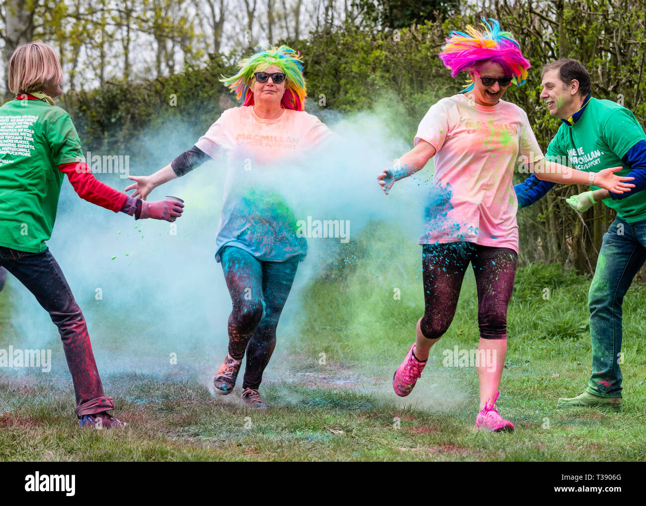 Charity colour fun run hi-res stock photography and images - Alamy