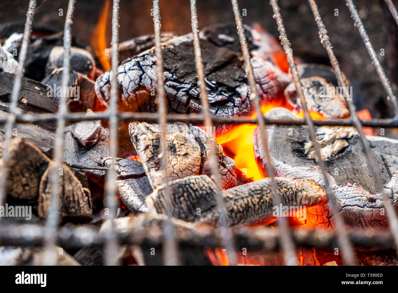 Open flame cooking hi-res stock photography and images - Alamy