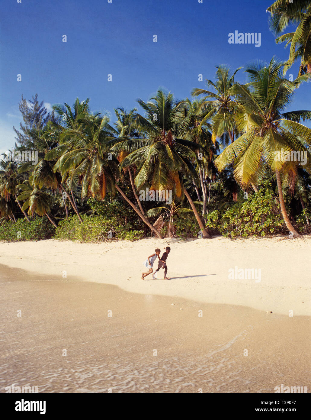 Indigenous children water hi-res stock photography and images - Alamy