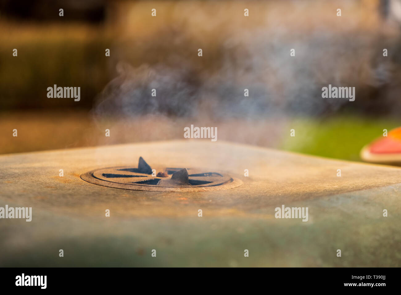 Smoke bbq smoke hi-res stock photography and images - Alamy