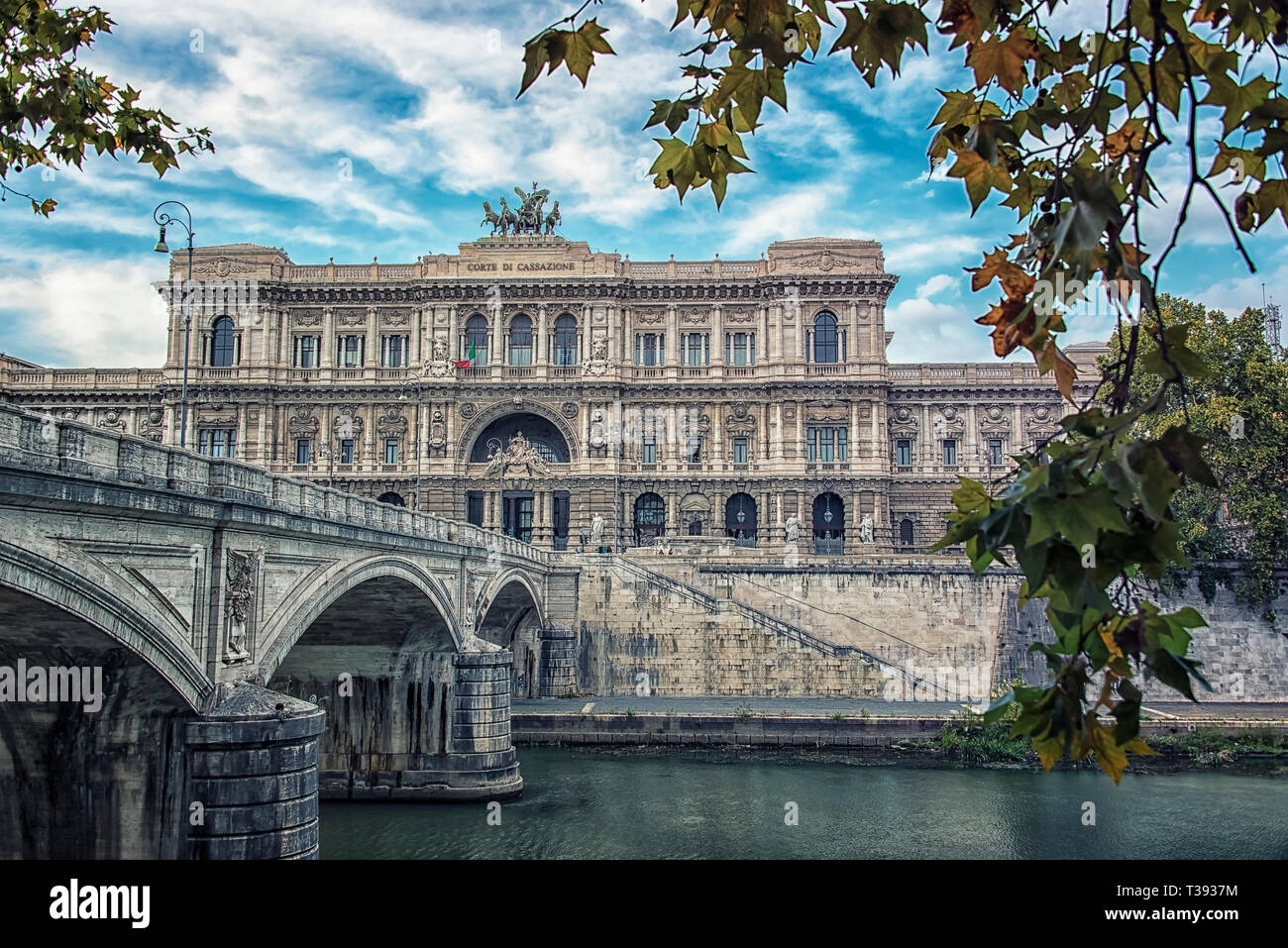 The palace of justice courthouse hi-res stock photography and images - Alamy