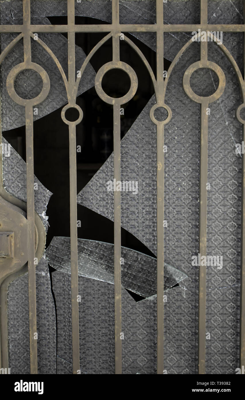 Smashed glass door hi-res stock photography and images - Alamy