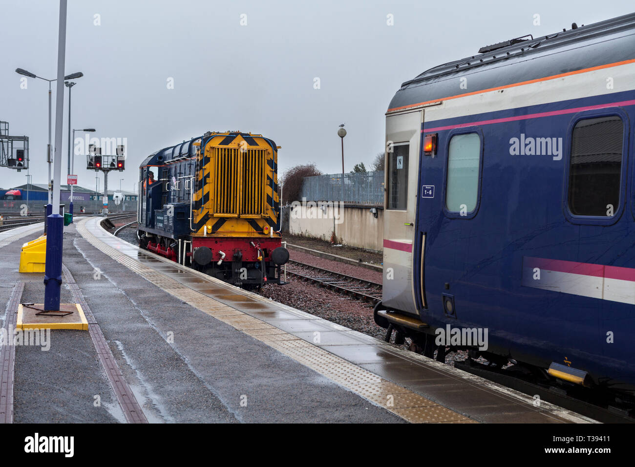 Shunting locomotive hi-res stock photography and images - Alamy