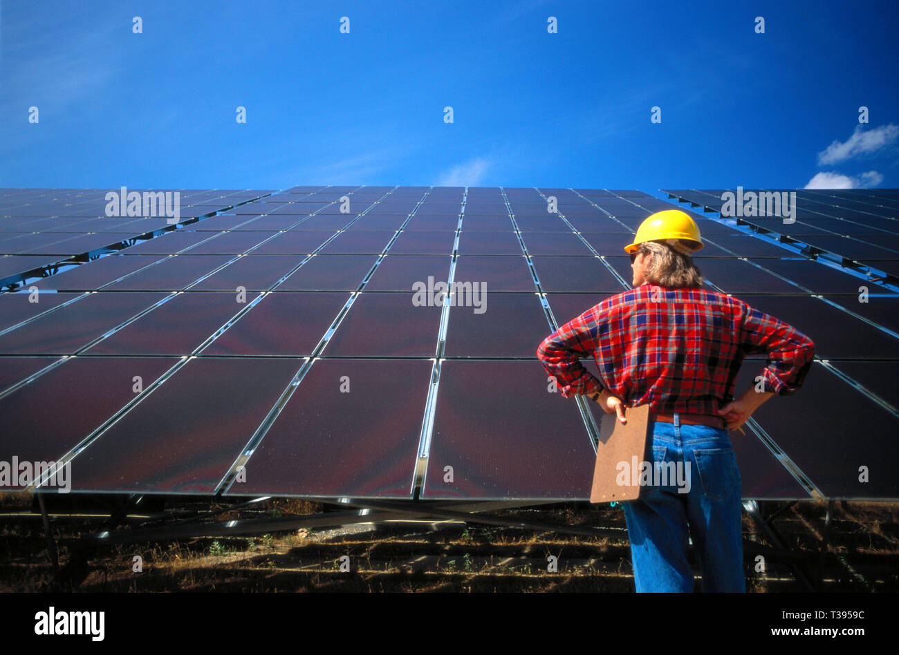 Solar array space station hi-res stock photography and images - Alamy