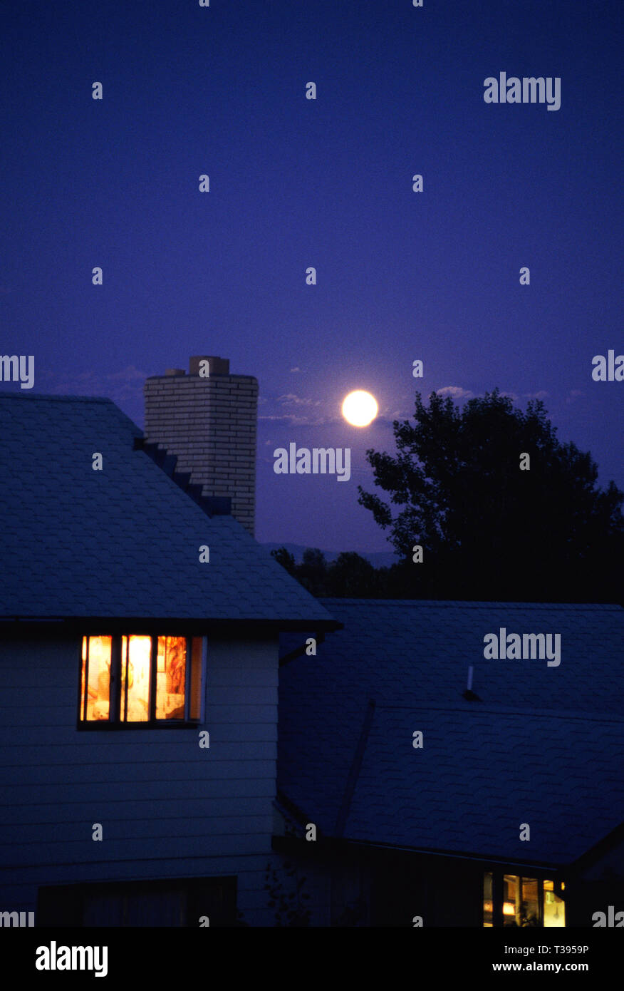 Suburban moonrise hi-res stock photography and images - Alamy