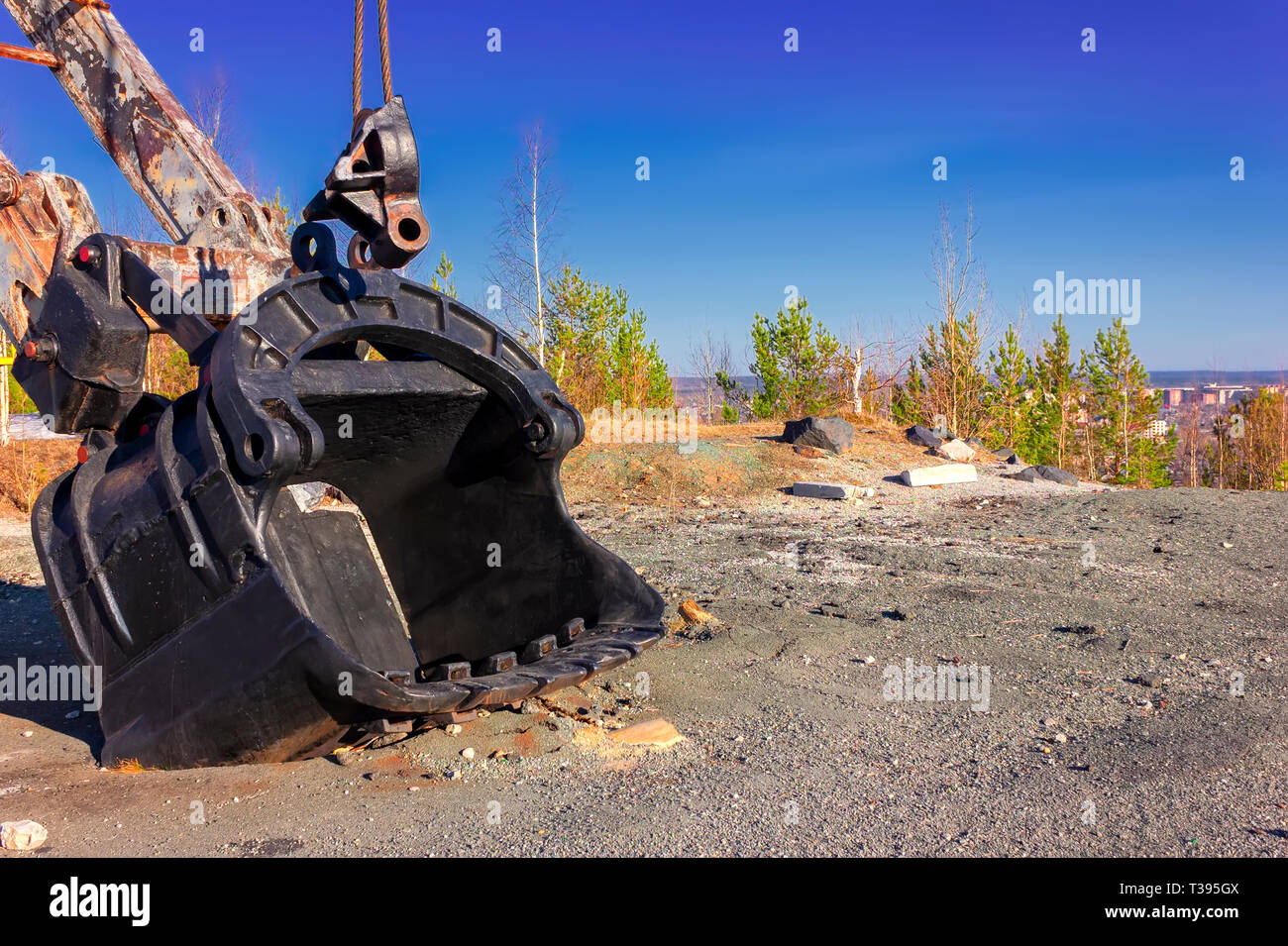 Old shovel mining equipment hi-res stock photography and images - Alamy