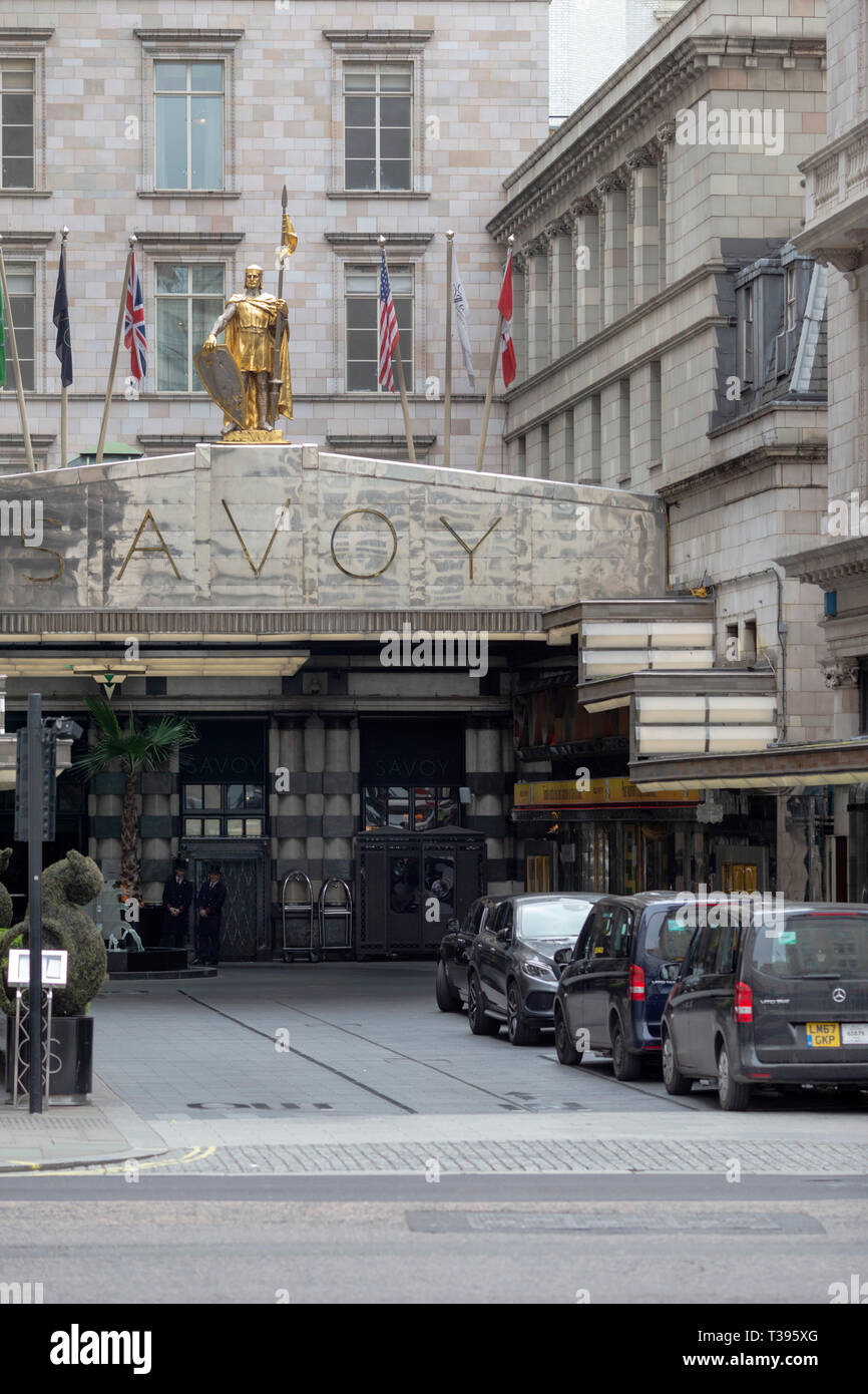 Savoy hotel entrance hi-res stock photography and images - Alamy