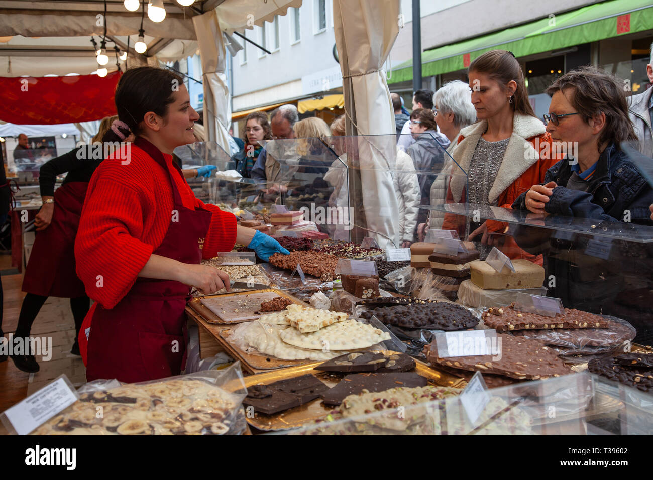 Woman selling traditional sweets hi-res stock photography and images ...