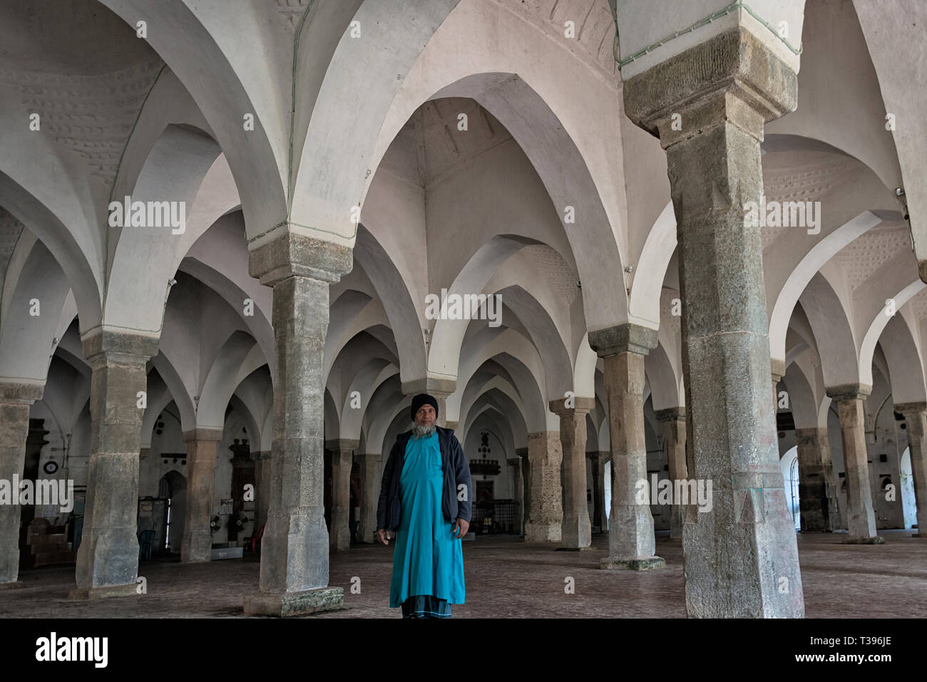 Mosque architecture of bangladesh hi-res stock photography and images ...