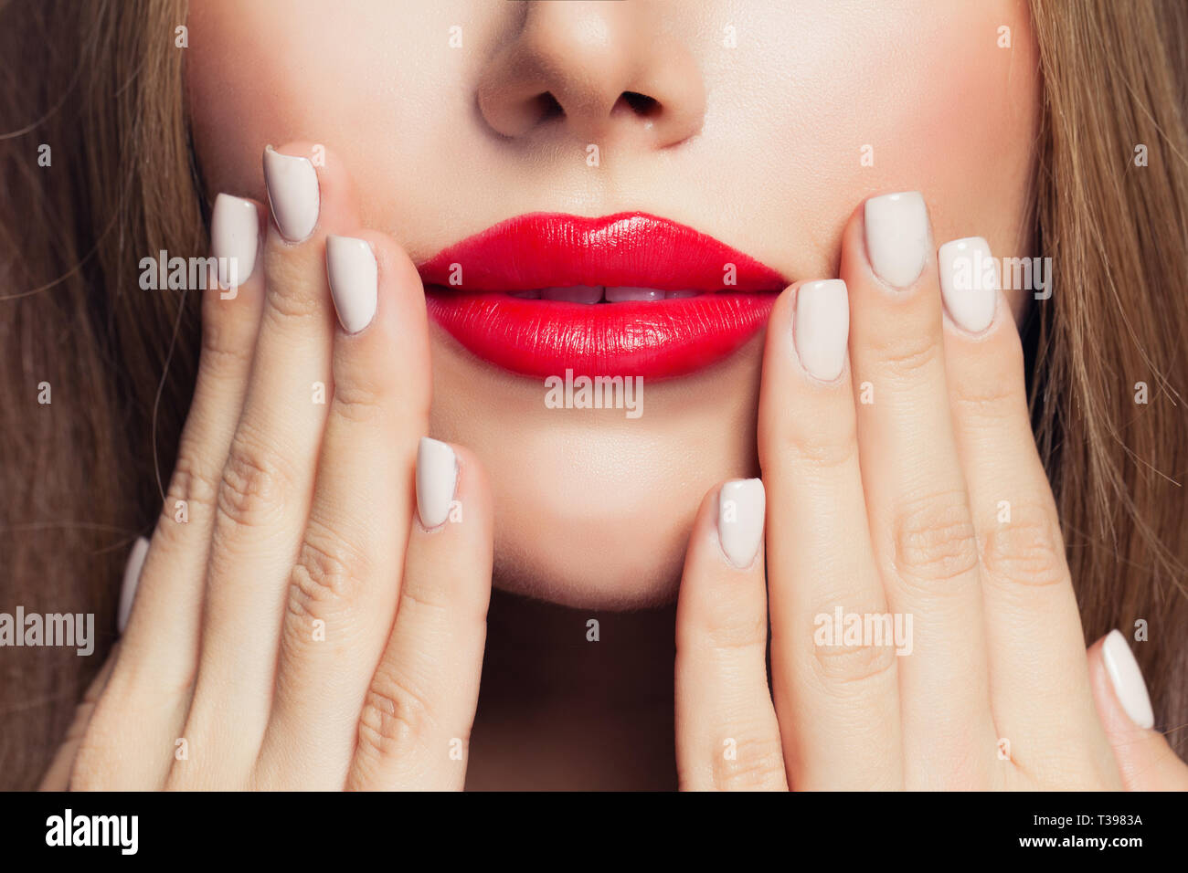 Female lips hi-res stock photography and images - Alamy
