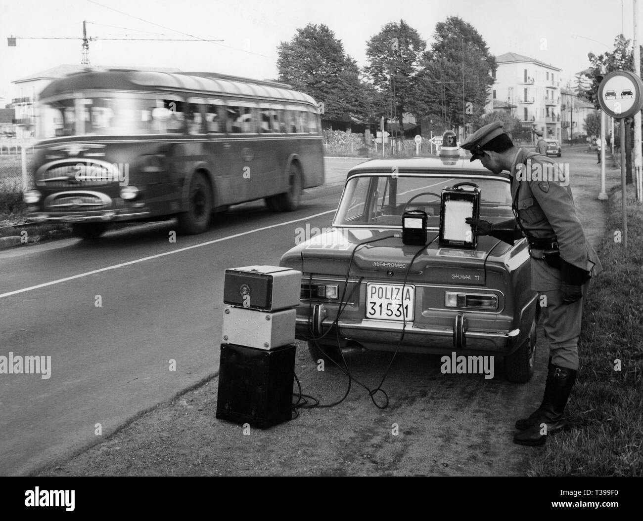 Traffic bound Black and White Stock Photos & Images - Alamy