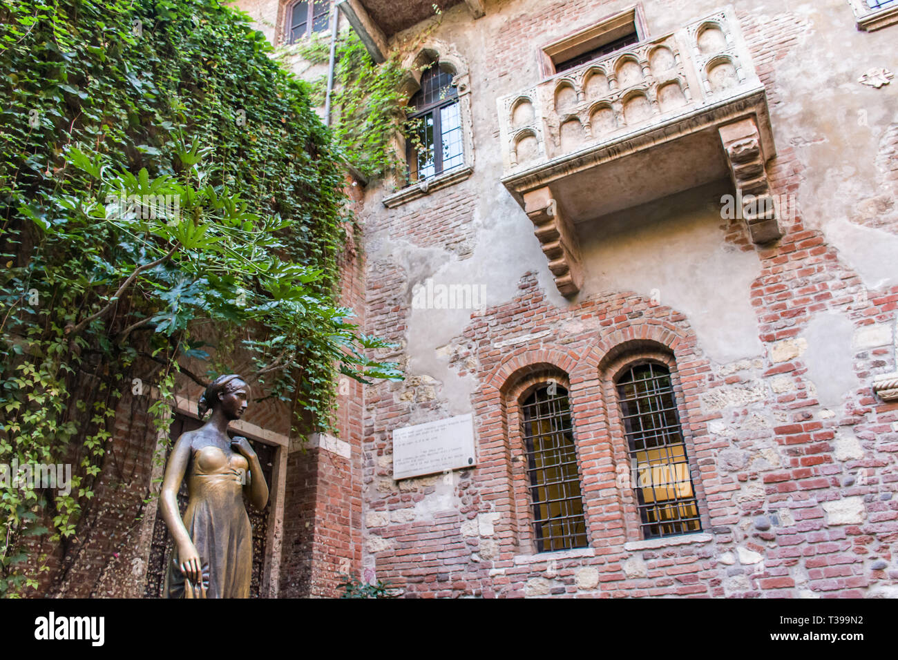 Italy, Verona bronze statue of Juliet in the courtyard of Casa di ...