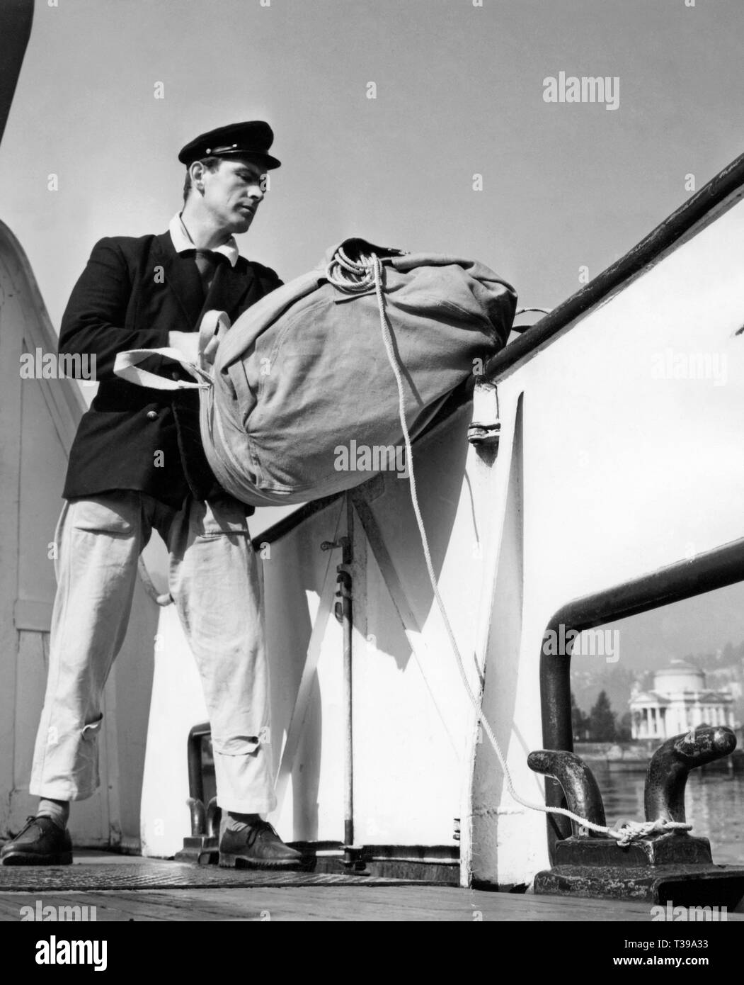 Seaman working on ship hi-res stock photography and images - Alamy