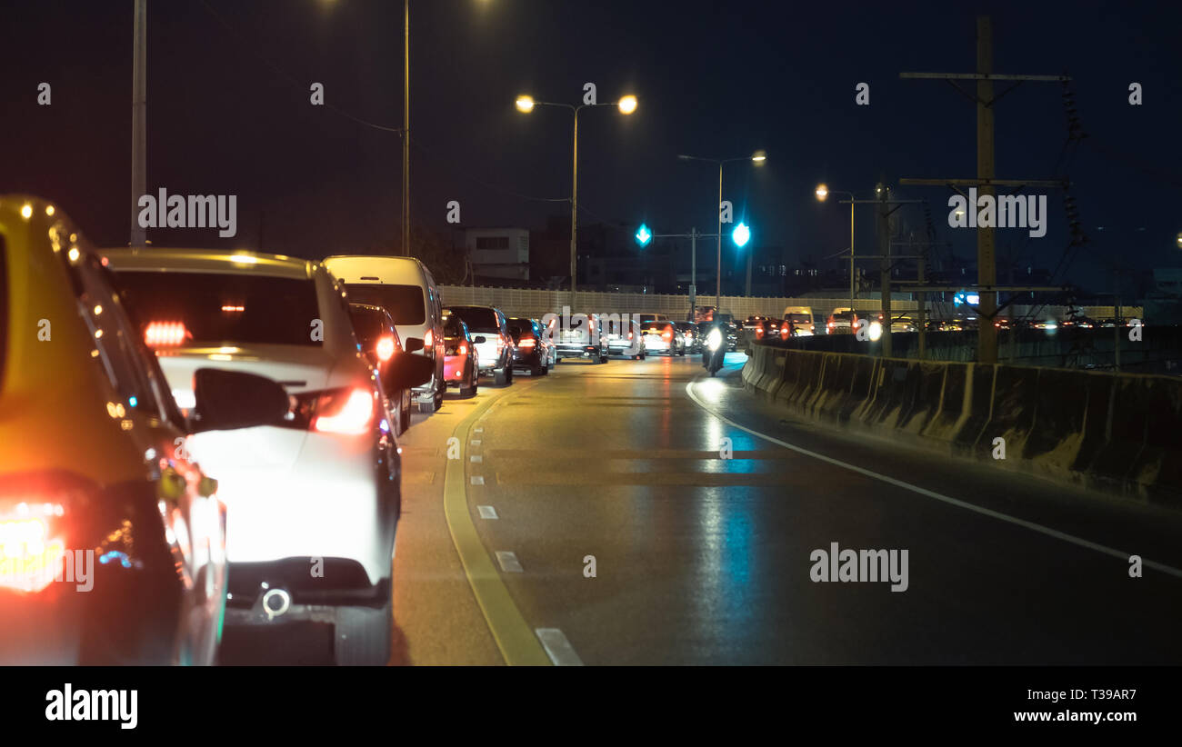 Traffic jams on the road at night in bangkok Stock Photo - Alamy