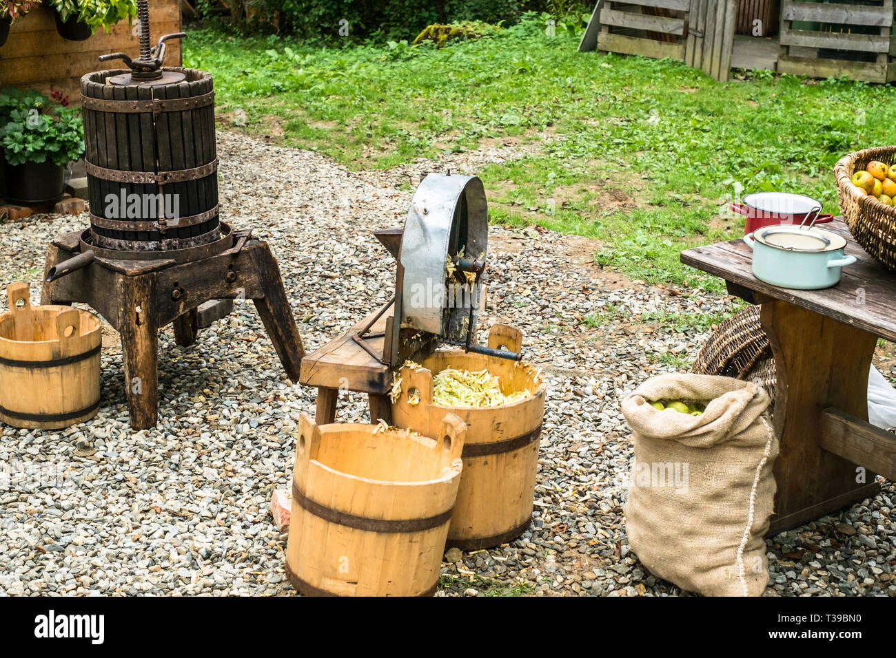 Apple crushing and pressing workshop Stock Photo - Alamy