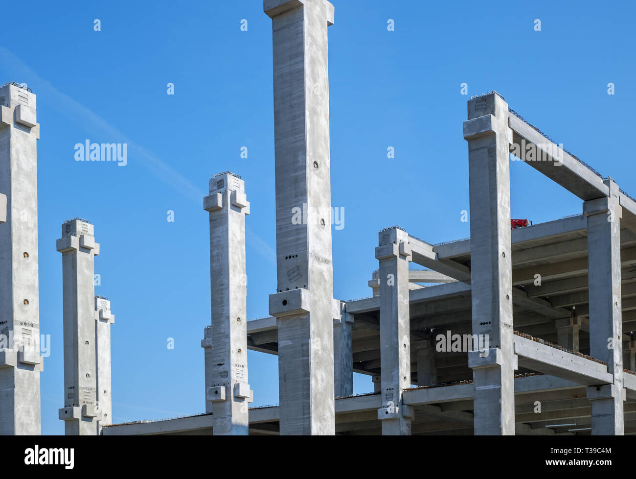 Industrial concrete pillars for a new shopping mall Stock Photo - Alamy