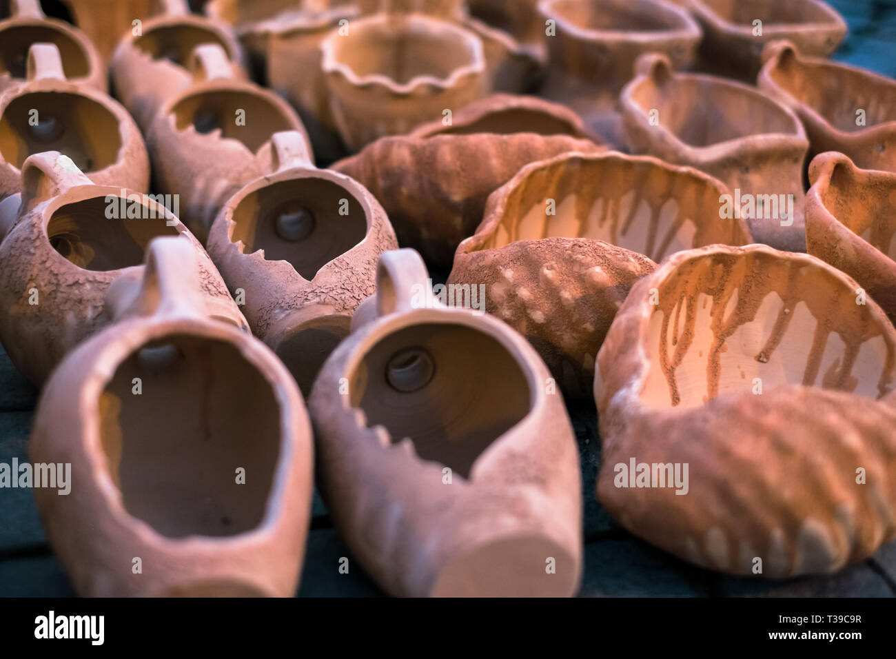 Romanian traditional pots hi-res stock photography and images - Alamy