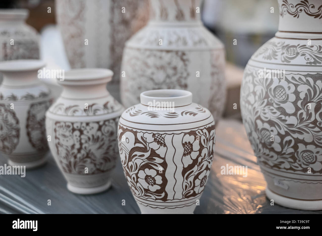 Romanian traditional pots hi-res stock photography and images - Alamy