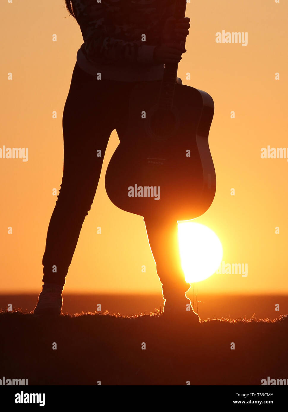 Spring silhouette hi-res stock photography and images - Alamy