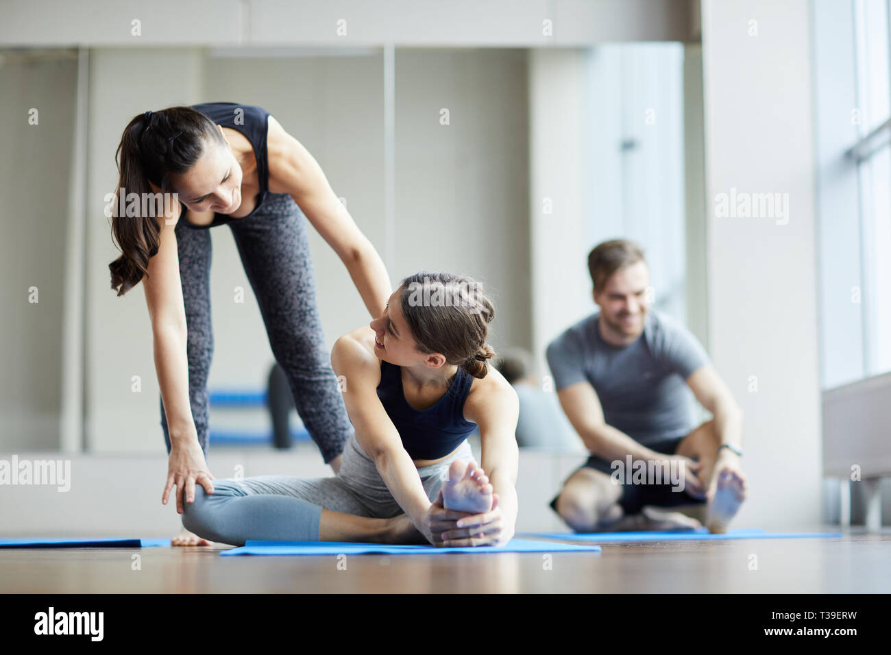 Pushing back hi-res stock photography and images - Alamy