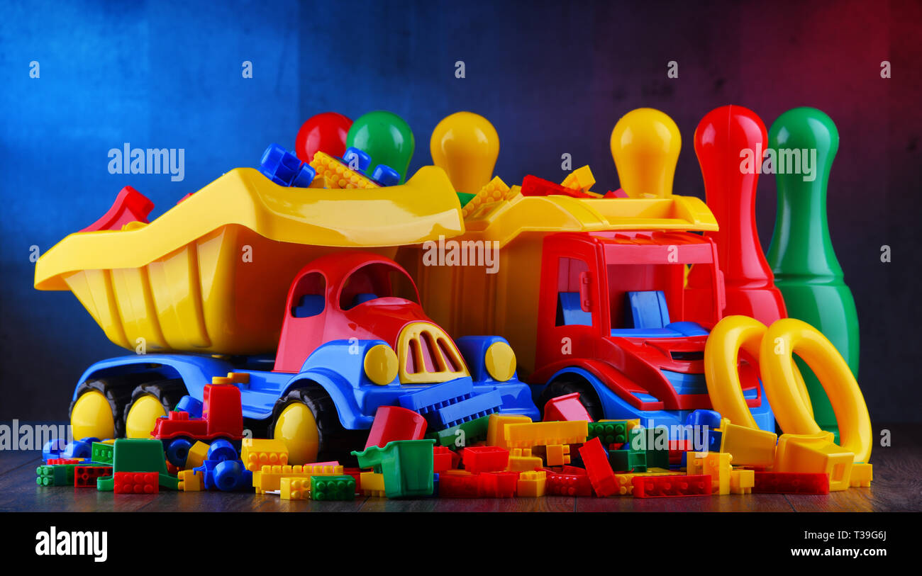 Kindergarten children building hi-res stock photography and images - Alamy