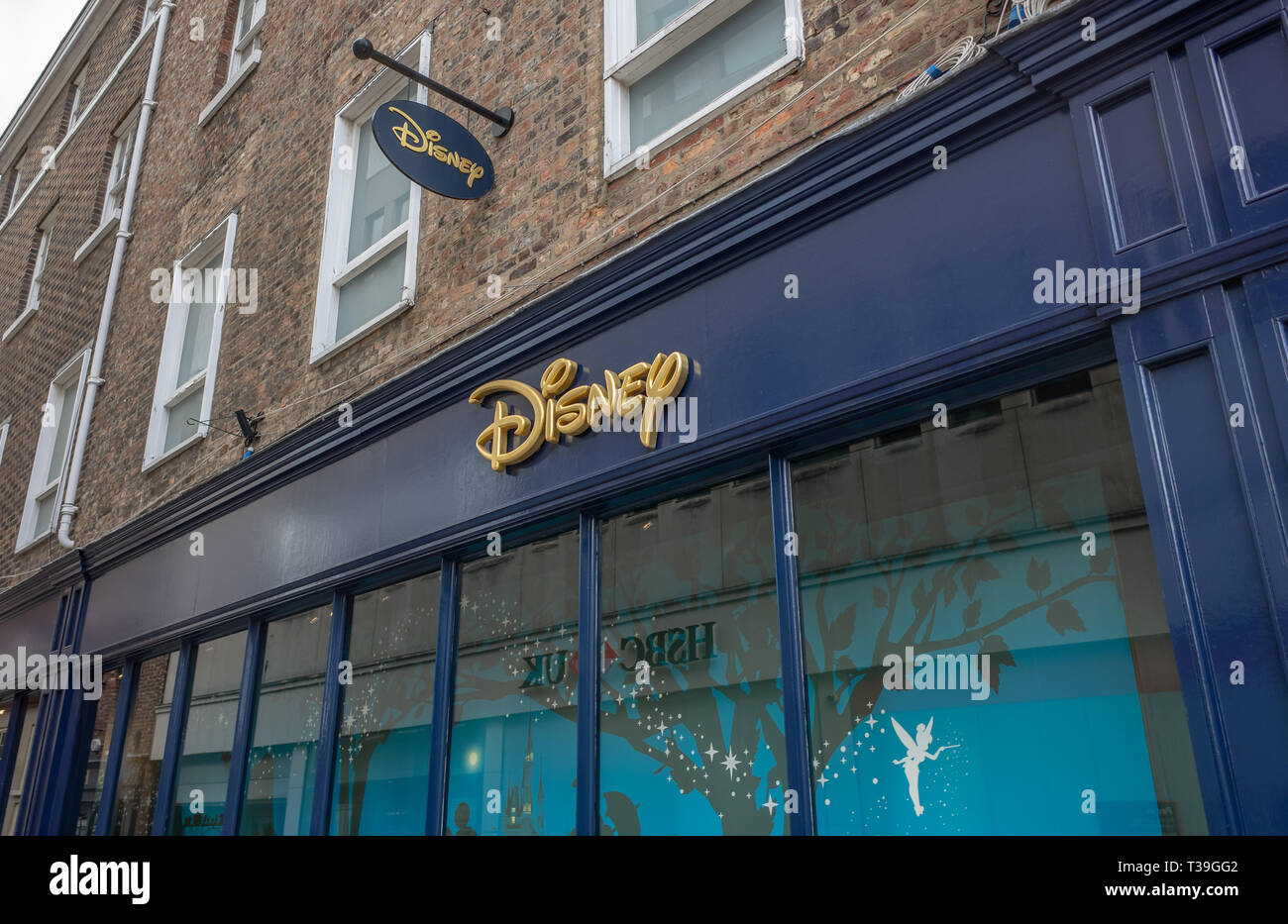 Disney store window hi-res stock photography and images - Alamy