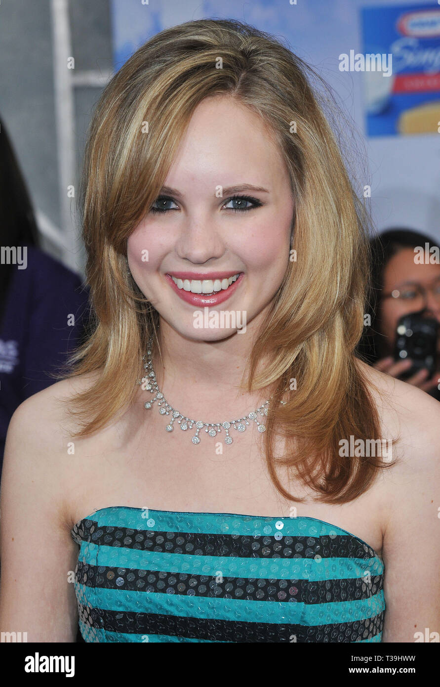 Meaghan Martin - Jonas Brothers - The 3D Concert Premiere at the El ...