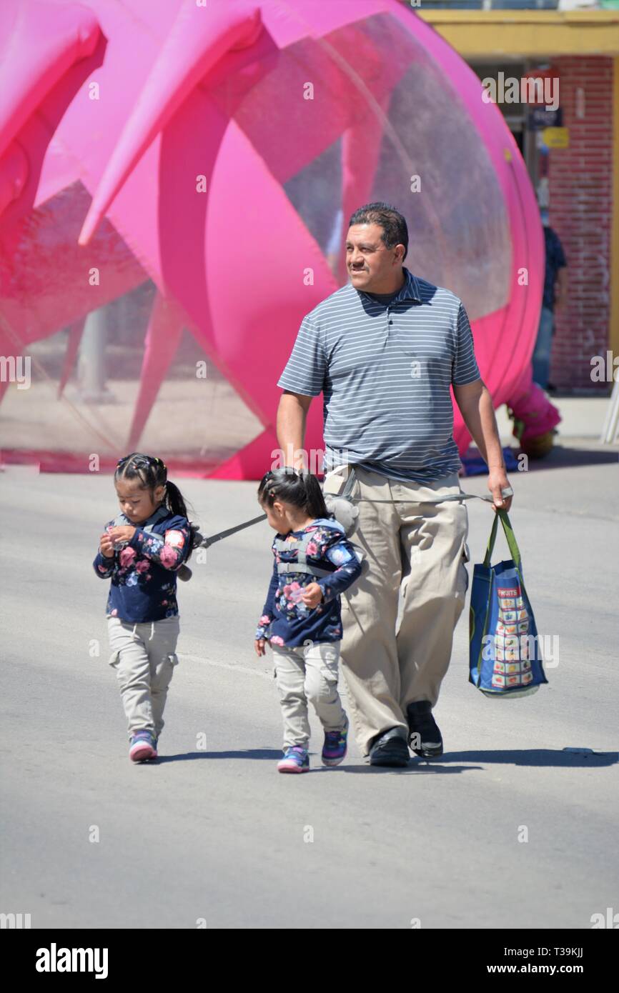 Twin mexican girls hi-res stock photography and images - Alamy