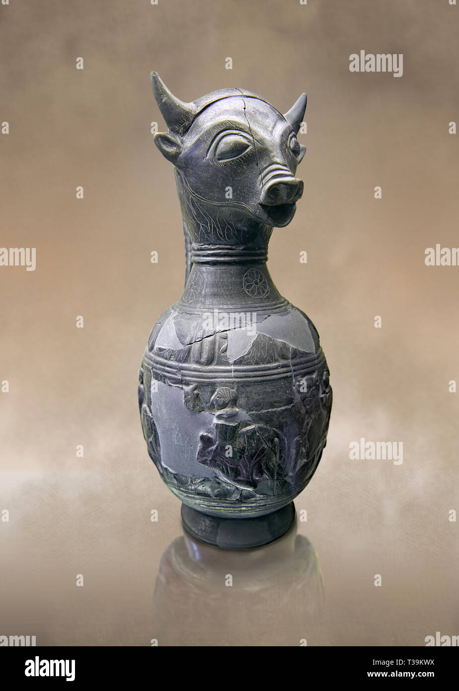 Etruscan style hi-res stock photography and images - Alamy