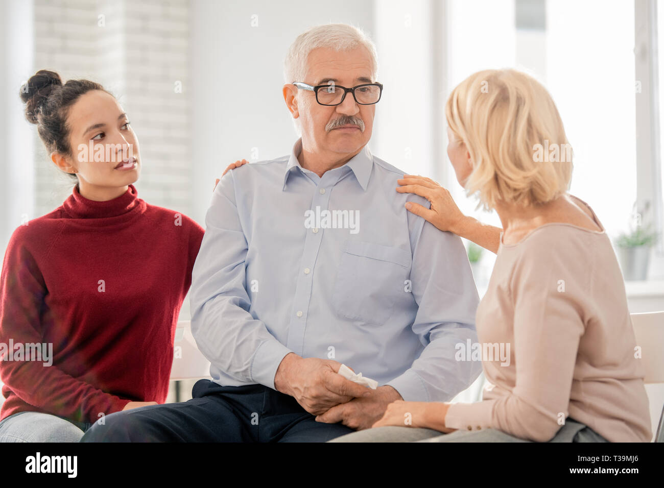 Psychological support hi-res stock photography and images - Alamy
