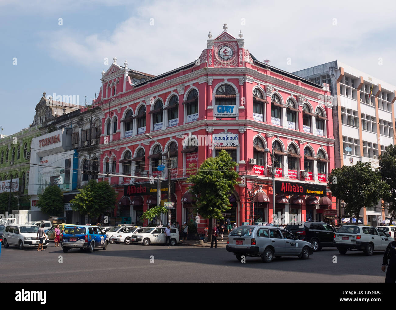 colonial building located at the corner of Merchant Street and Pansodan ...