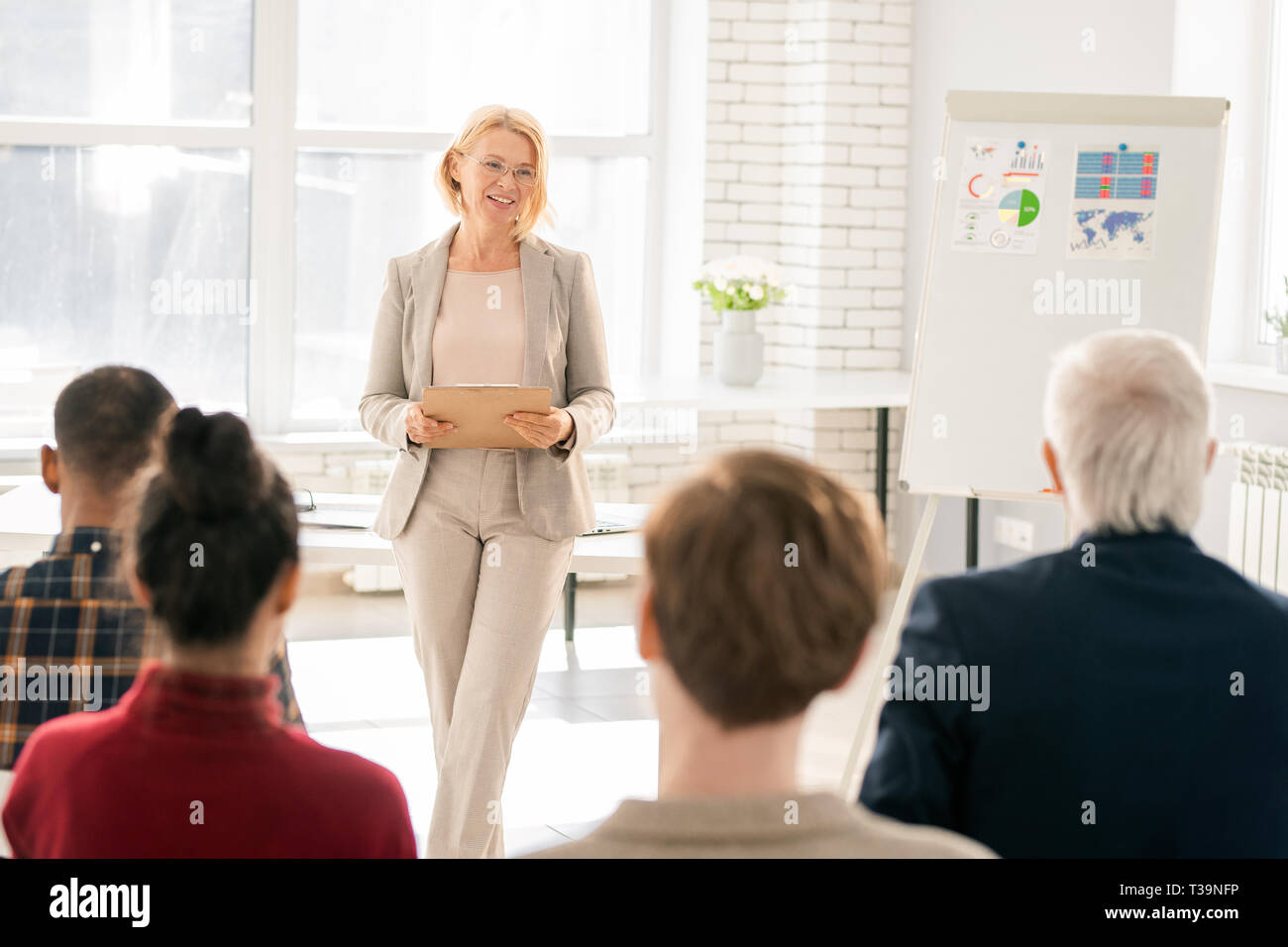 Training course hi-res stock photography and images - Alamy