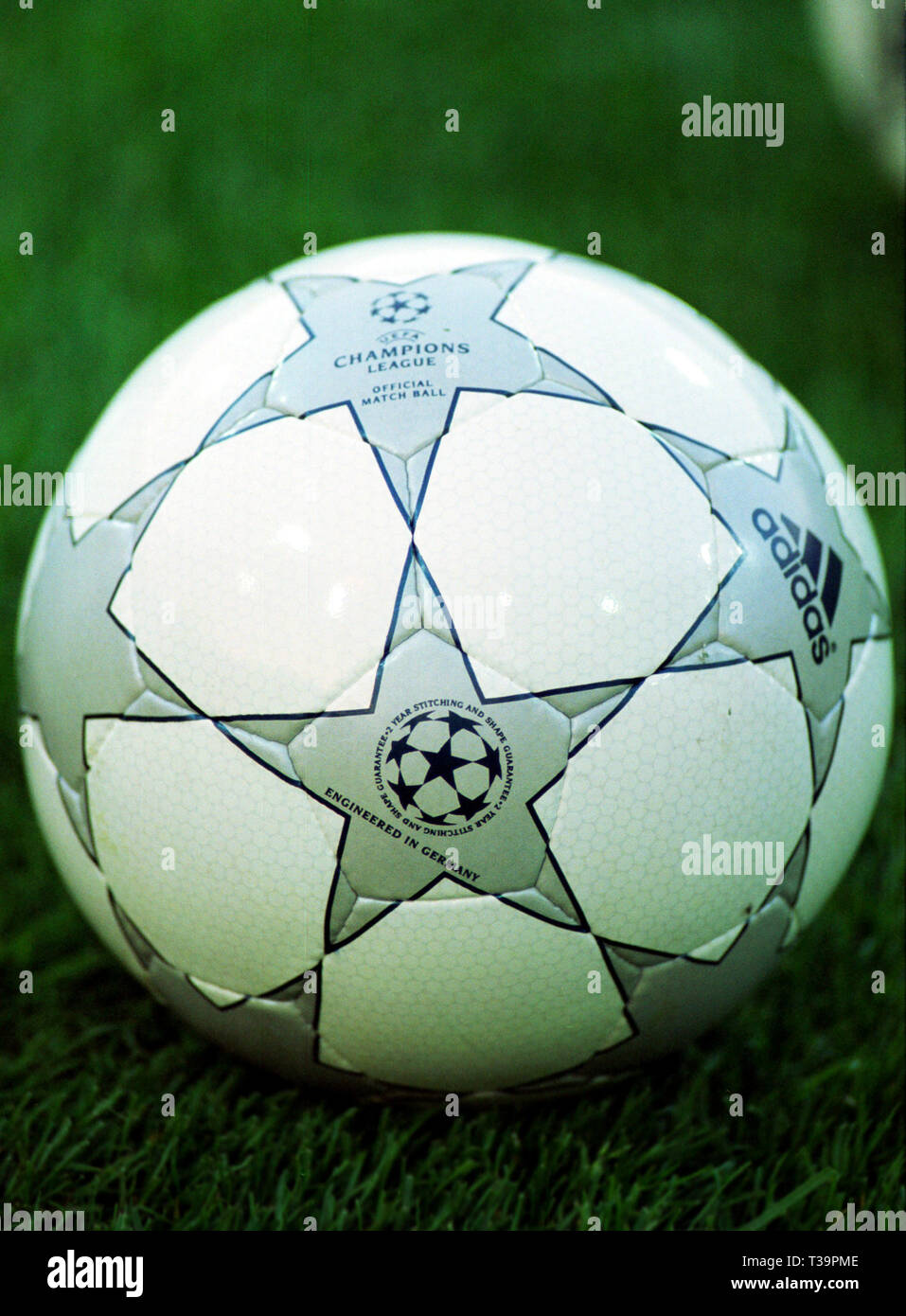 Uefa champions league final 2001 hi-res stock photography and images ...