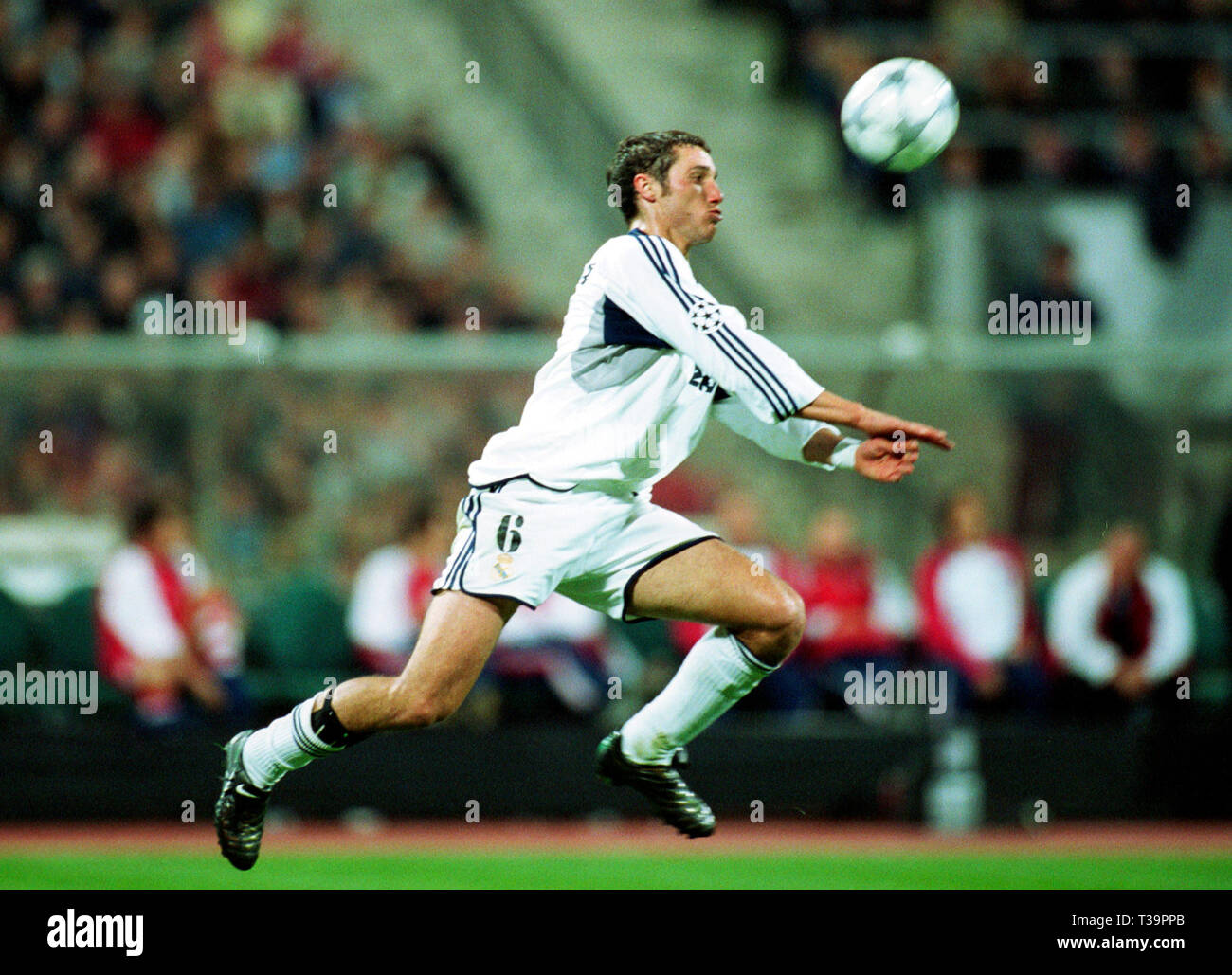 Bayern munich champions league 2001 hi-res stock photography and images ...