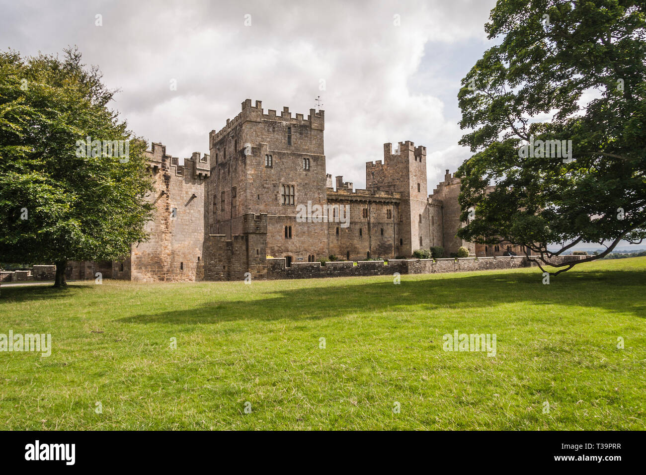 Raby castle durham england hi-res stock photography and images - Alamy