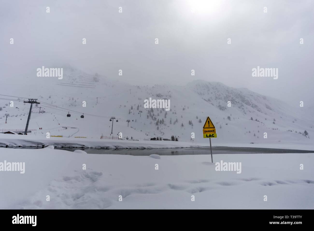 Alpine lake sign hi-res stock photography and images - Alamy