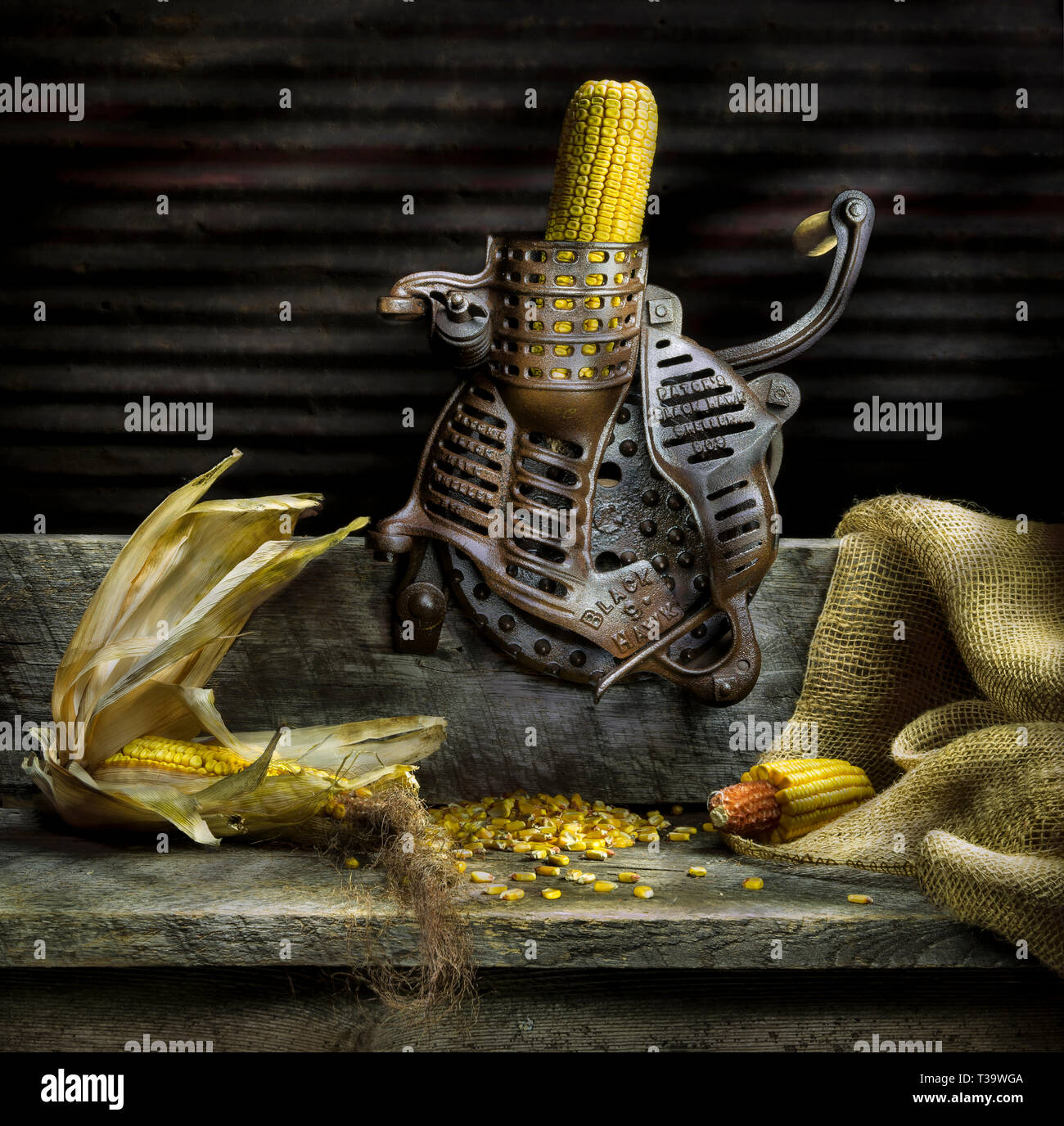 Corn sheller hi-res stock photography and images - Alamy