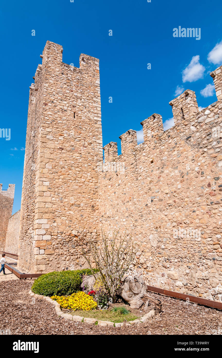 Defensive wall parapet hi-res stock photography and images - Alamy