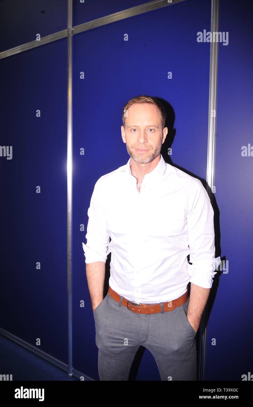 Julian Weigend mit Ehefrau Maya Forster bei der Veranstaltung 'In ...