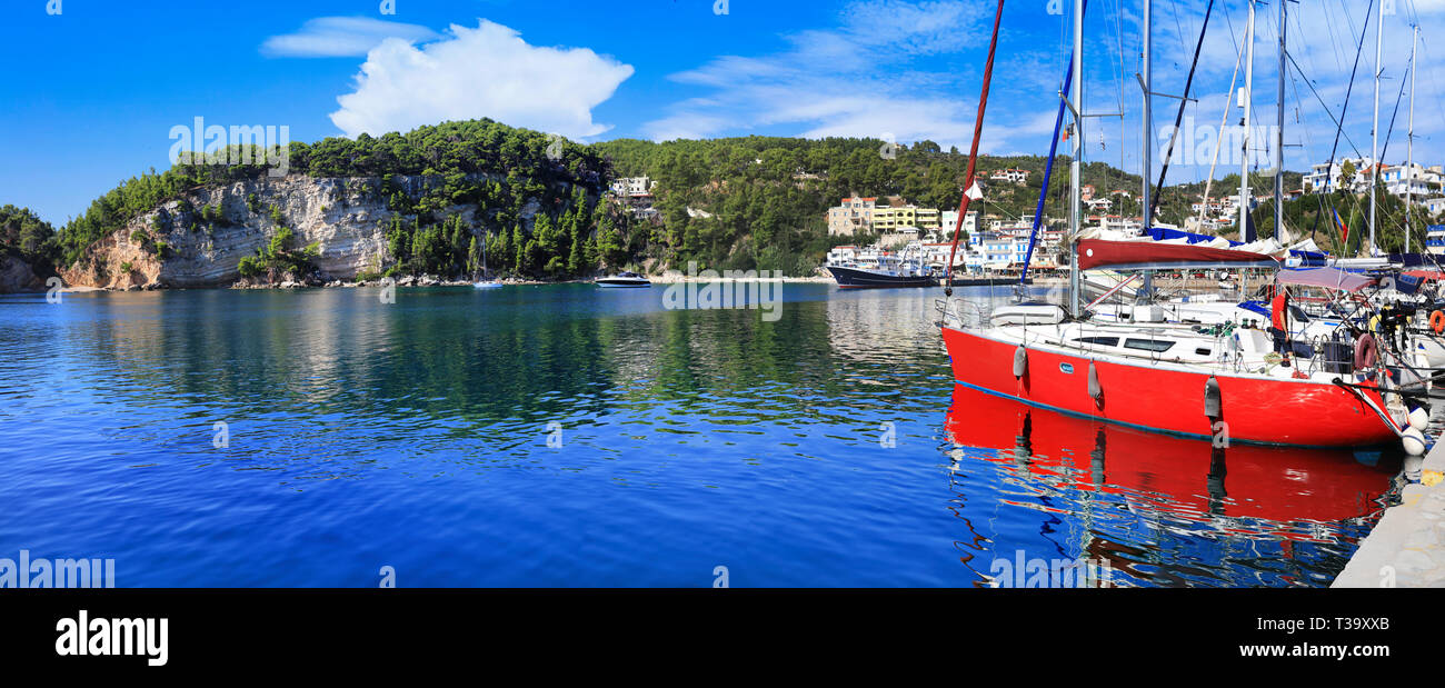 Patitiri beach alonissos greece hi-res stock photography and images - Alamy