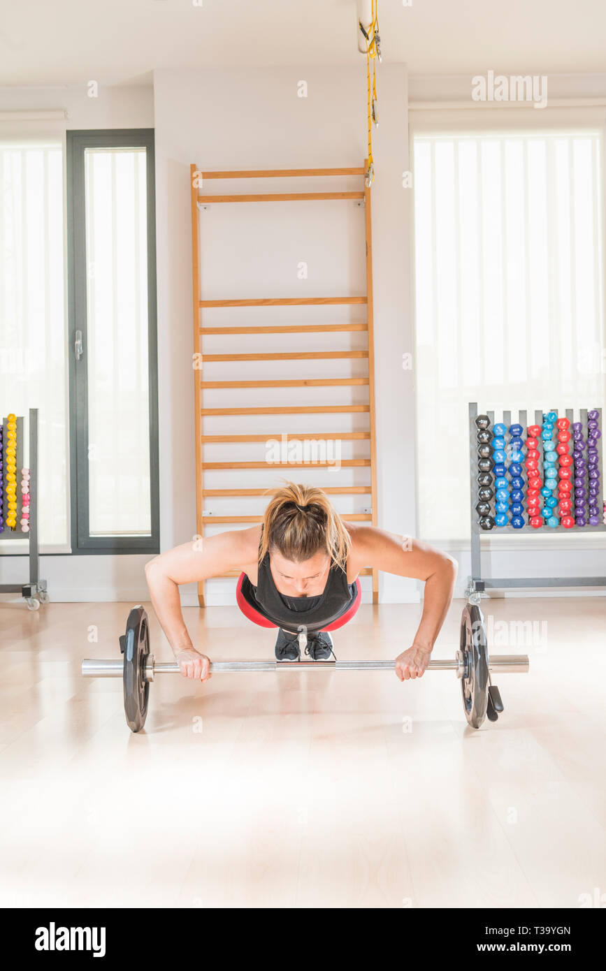 Woman 45 years old in gym hi-res stock photography and images - Alamy